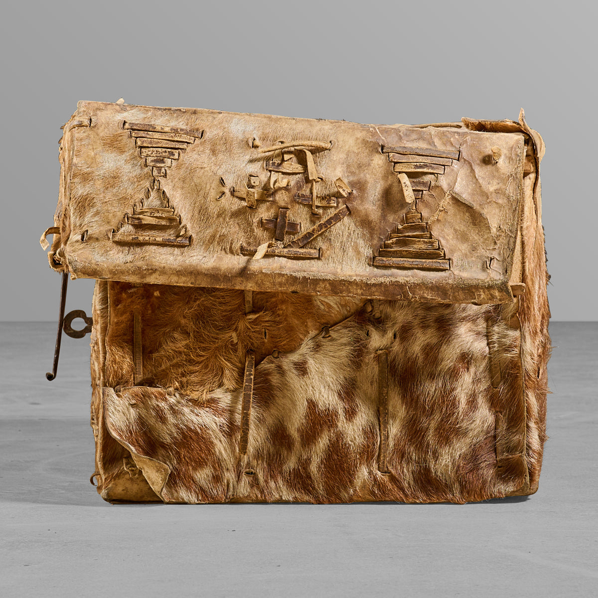 Hide Trunk with Fur | Architectural Artifacts, Inc.